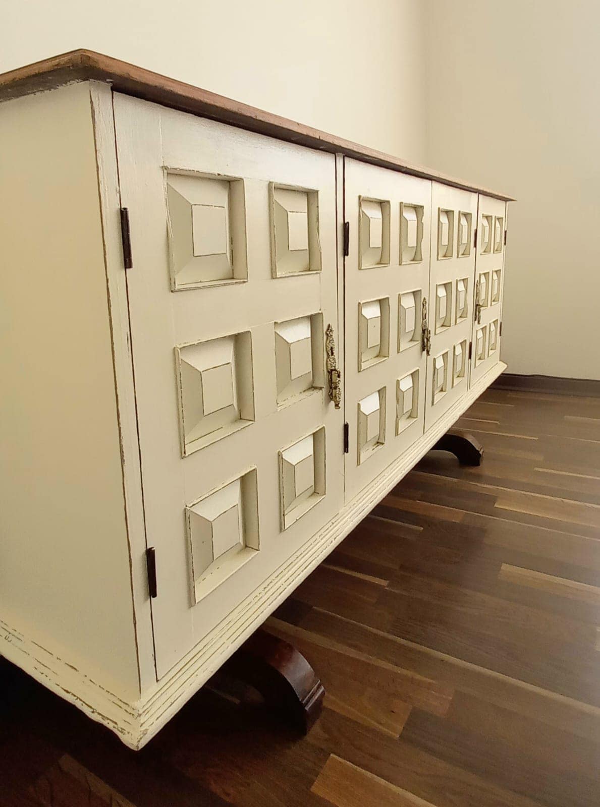 Gran buffet de madera renovado a mano - Easy Garage Sales